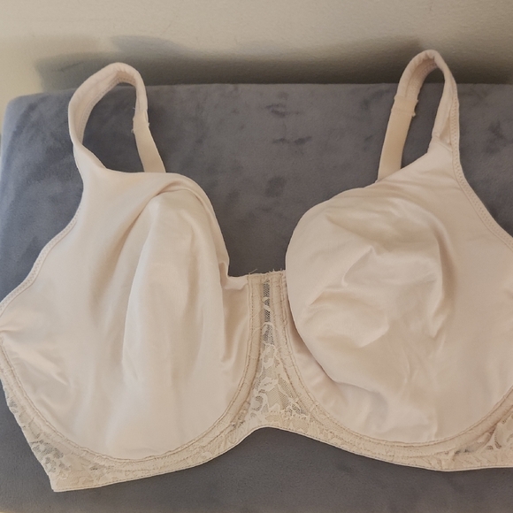 Ellen Tracy | Intimates & Sleepwear | Ellen Tracy Cream Lace Bra With ...